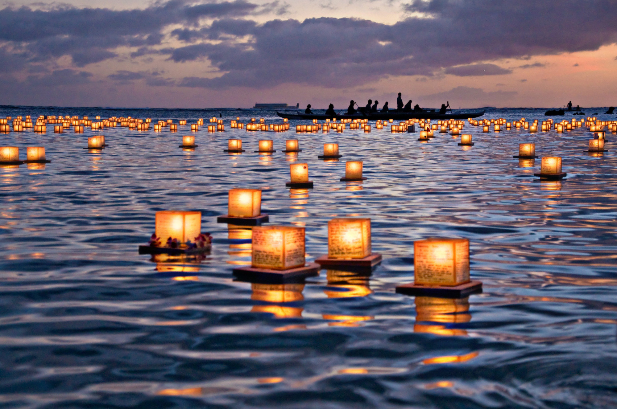 The Water Lantern Festival In Orlando Florida That’s A Night Of Pure Magic